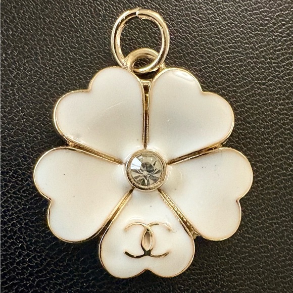 CHANEL | Accessories | Chanel White Clover Zipper Pull | Poshmark